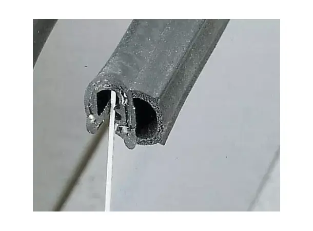 Tetningsprofil med vulst – 10 meter | Caravan.no - Caravan.no AS